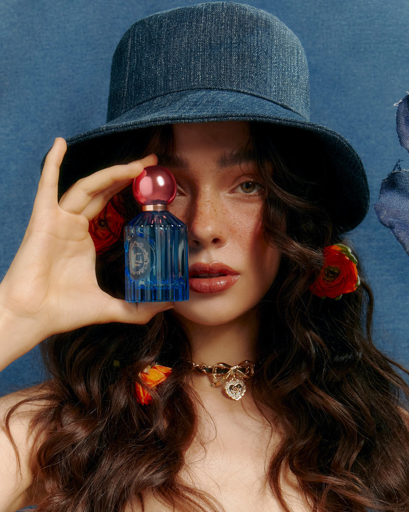 สไตล์ที่โดดเด่นด้วย Perfumes น้ำหอม | Lyn around's Signature Scents